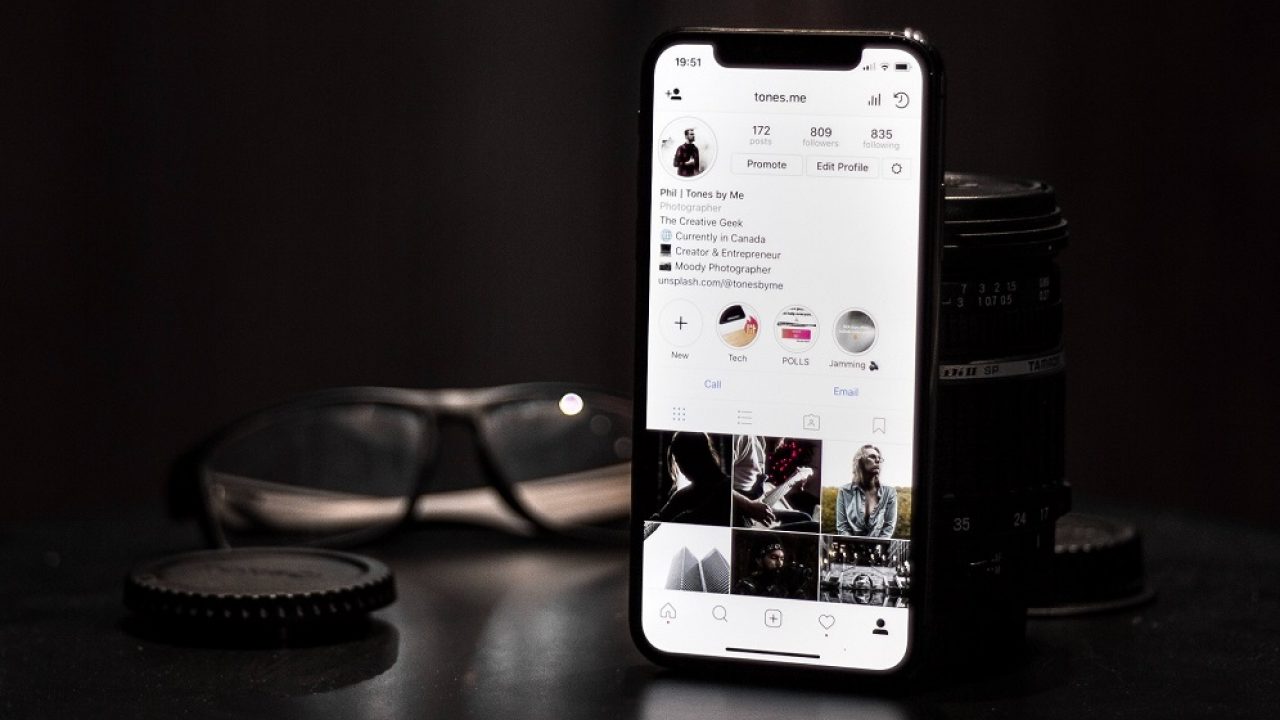 Does Instagram Notify the Other Person If You Take a Screenshot of a DM ...