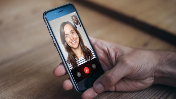 Where Is the FaceTime Flip Camera Button in iOS 12? - Tech Junkie
