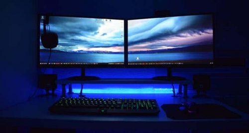 How to Duplicate Display Across Monitors - Tech Junkie How to Duplicate Display Across Monitors - Tech Junkie