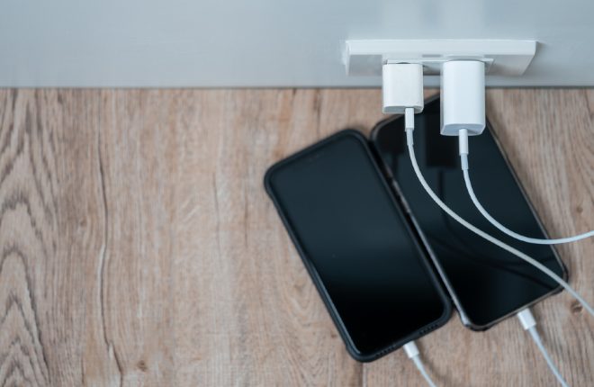 Our Favorite Charging Bricks in 2023 - Top Reviews by Tech Junkie