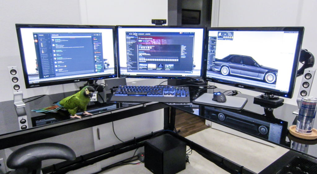 The Best Triple Monitor Setups to Buy - Tech Junkie