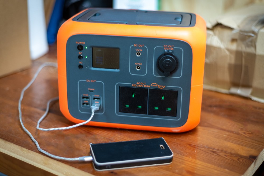 BLUETTI Portable Power Station - Tech Junkie Reviews (2023)