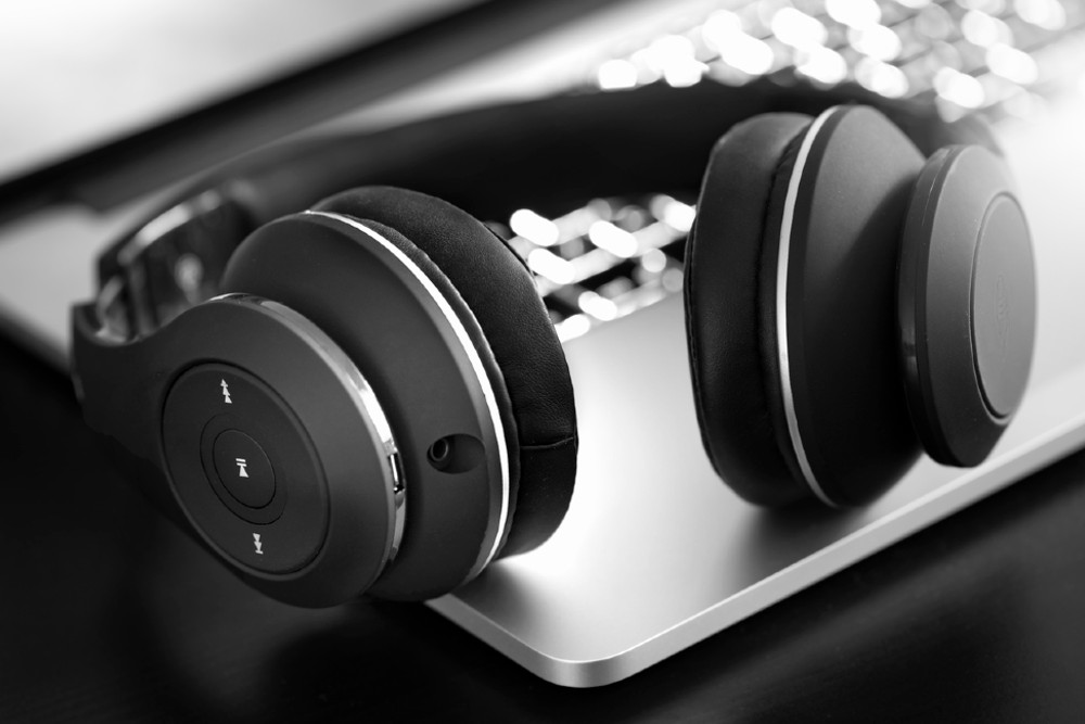 Treblab Z2 Over-Ear Workout Headphones - Tech Junkie Reviews (2023)