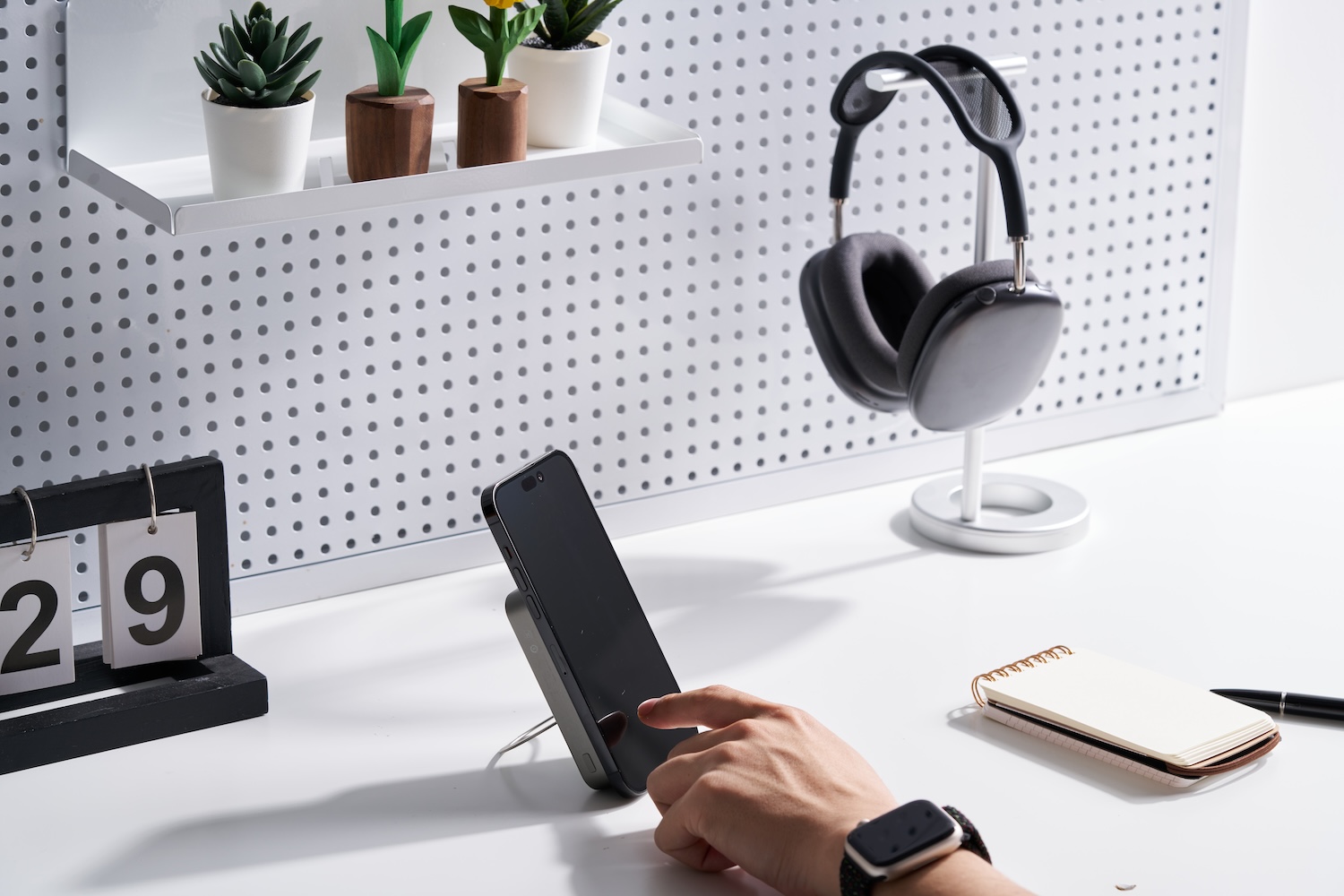 TORRAS Ostand Power Banks: Top 5 Features You Must Know - Tech Junkie